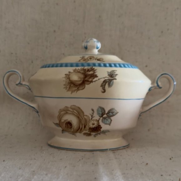 Ambassador Ware Fondeville England | Dining | Ambassador Ware ...